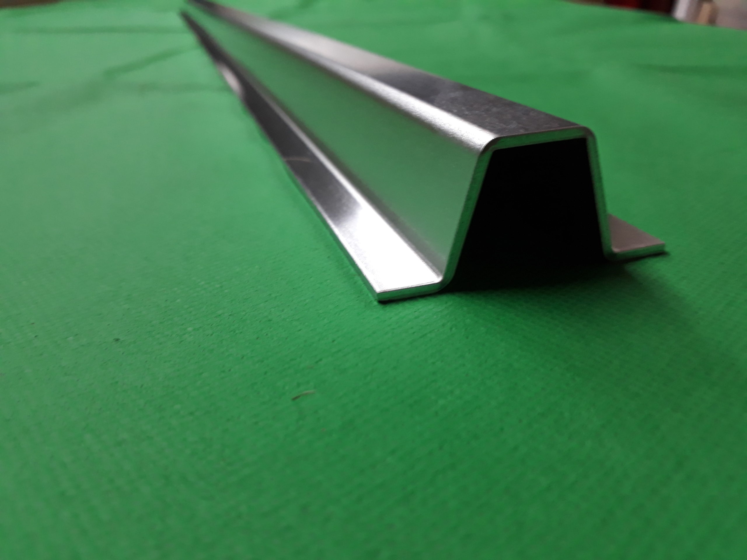 Omega profielen | Stalen omega profiel op maat | Zetwerkprofiel.nl